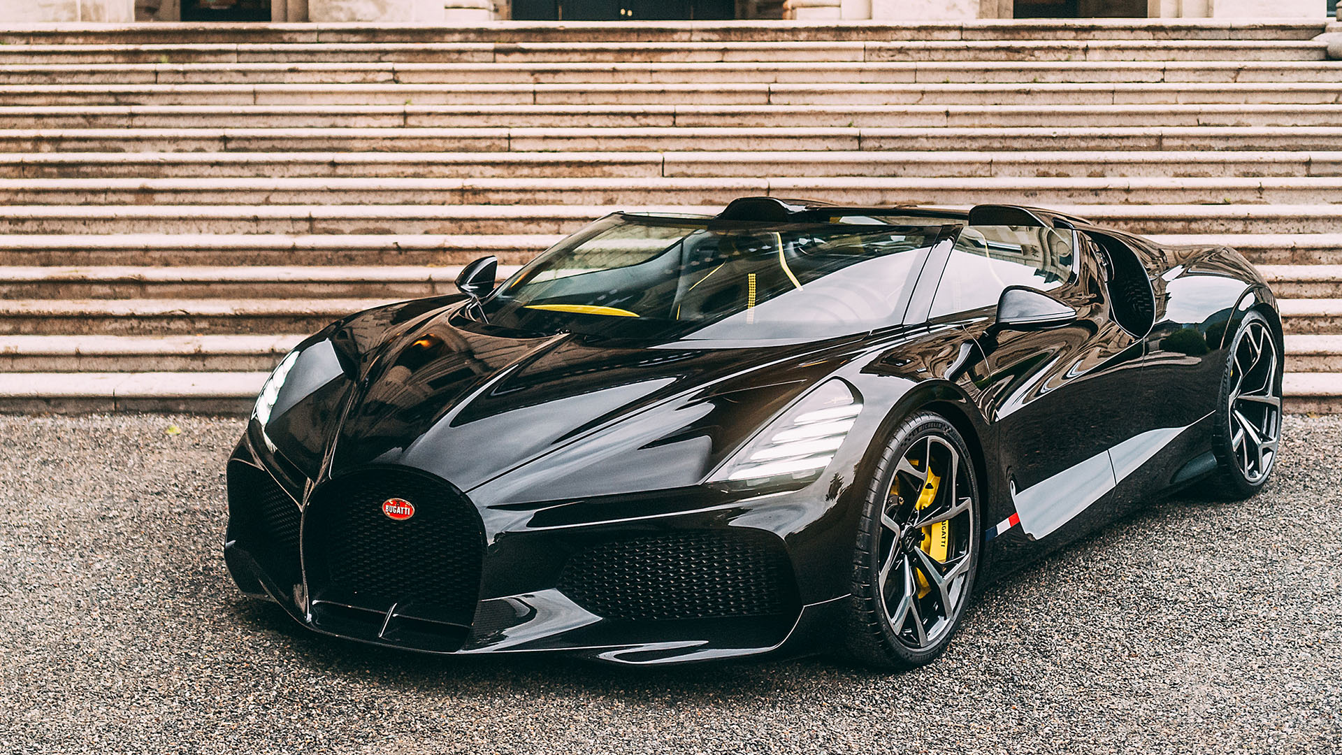 Bugatti Headlights: Illuminating High-Speed Elegance